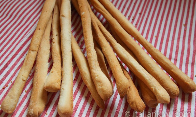 Grissini (Homemade Breadsticks) – Italian Kiwi