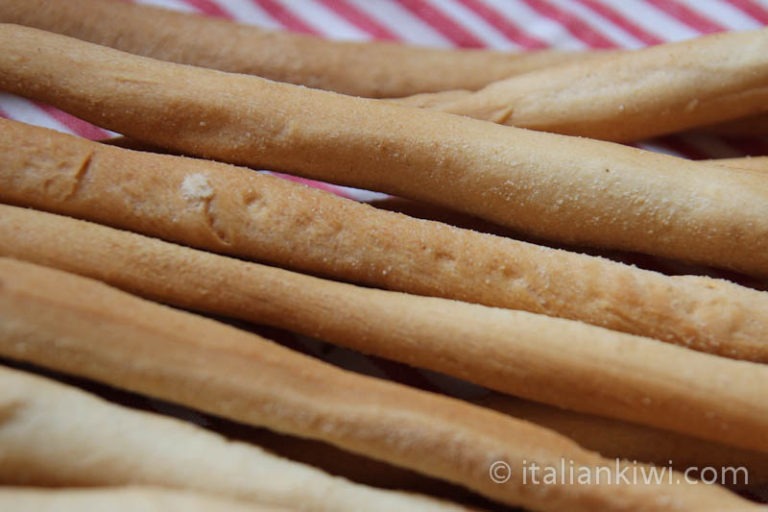 Grissini (Homemade Breadsticks) – Italian Kiwi